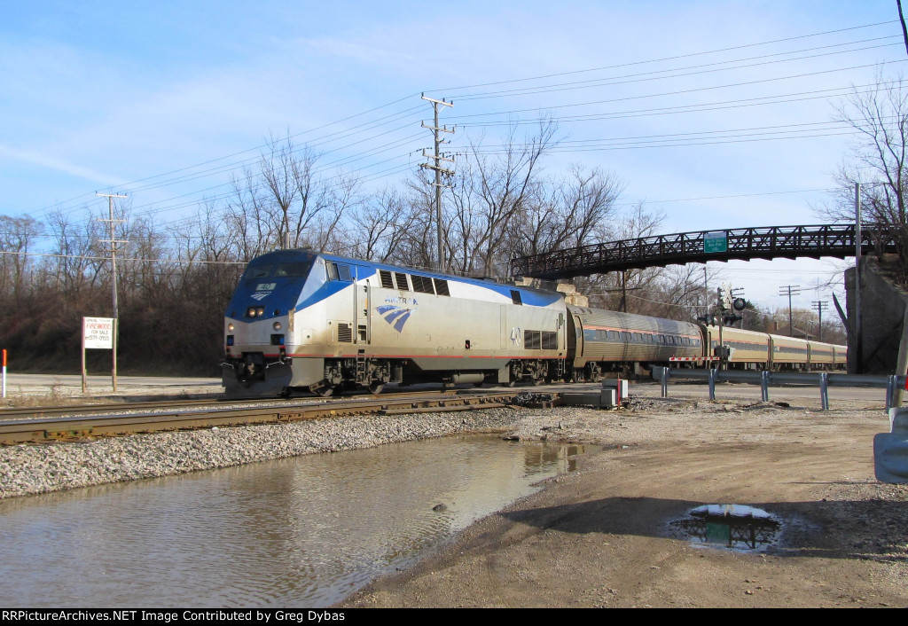Amtrak Hiawatha Flys Northbound Through Rondout,Illinois